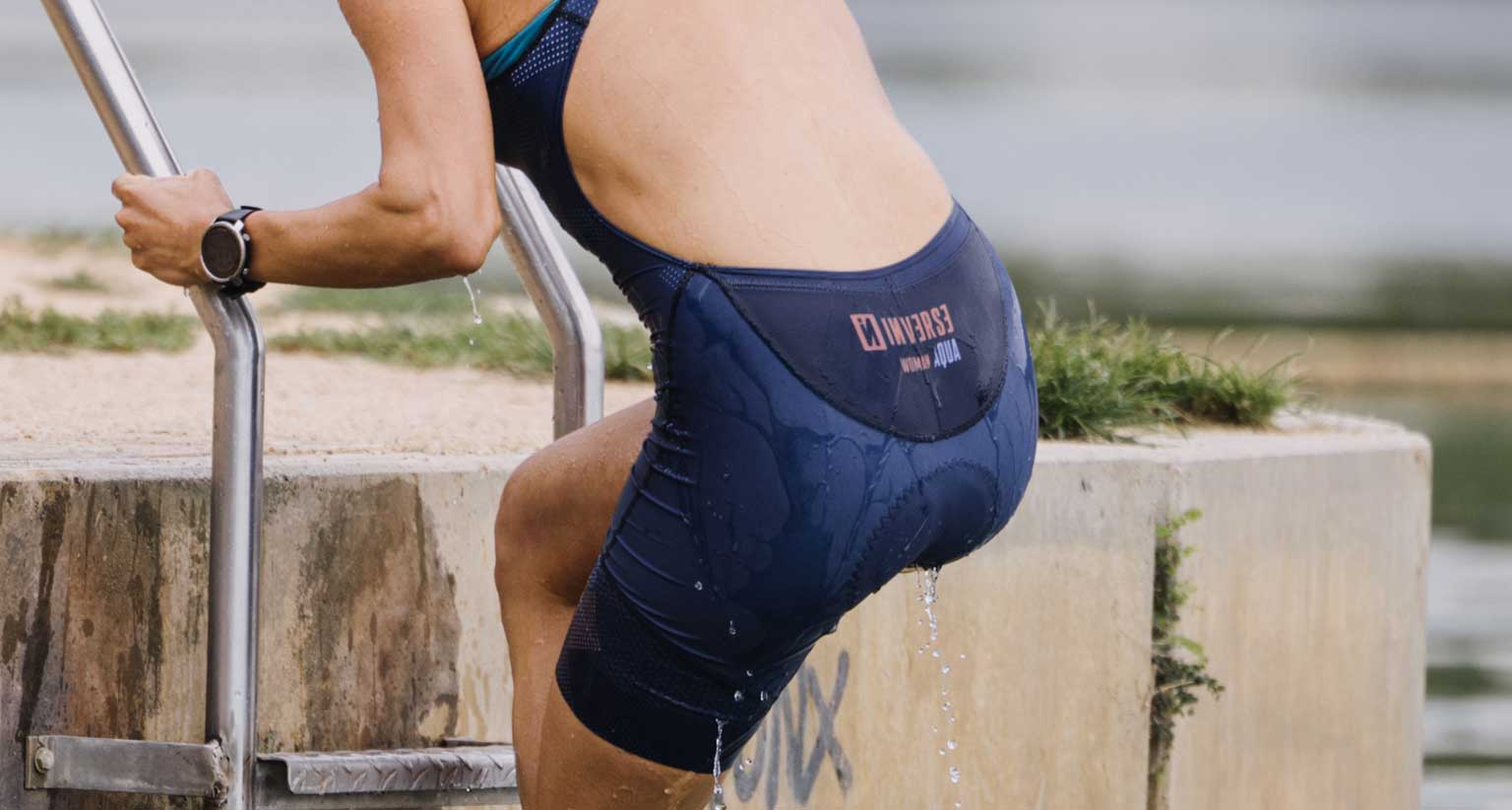 Open back short sleeve trisuit AQUA