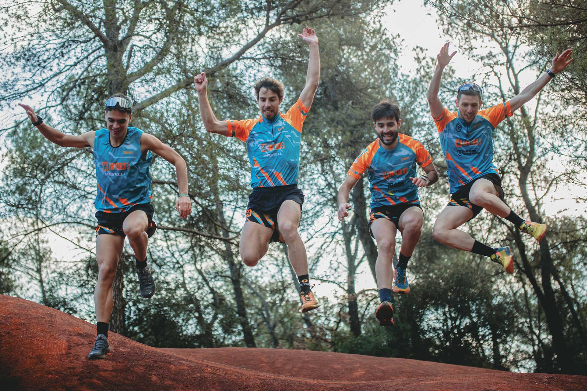 Presentation of the Inverse 2025 Trail Running Team at the foot of the ...