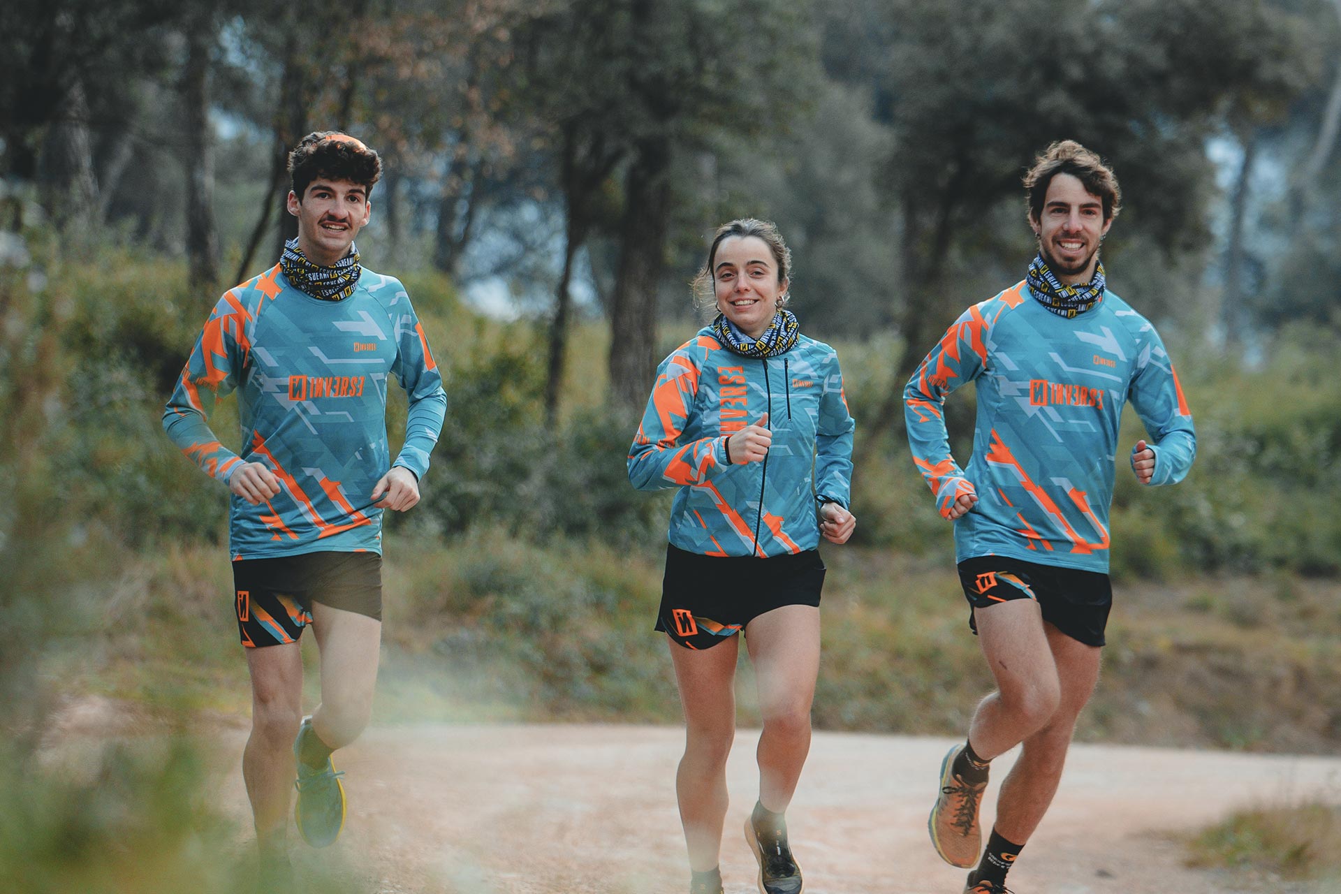 Presentation of the Inverse 2025 Trail Running Team at the foot of the ...